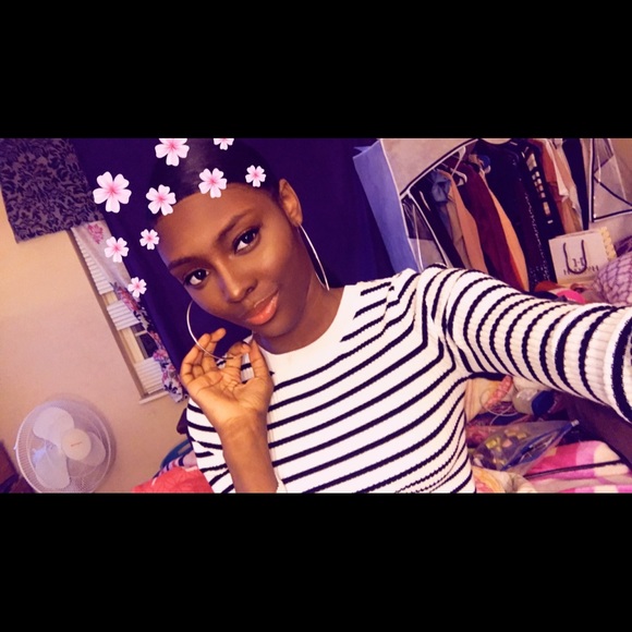 Zaria's Closet (@zariaharris1) | Poshmark